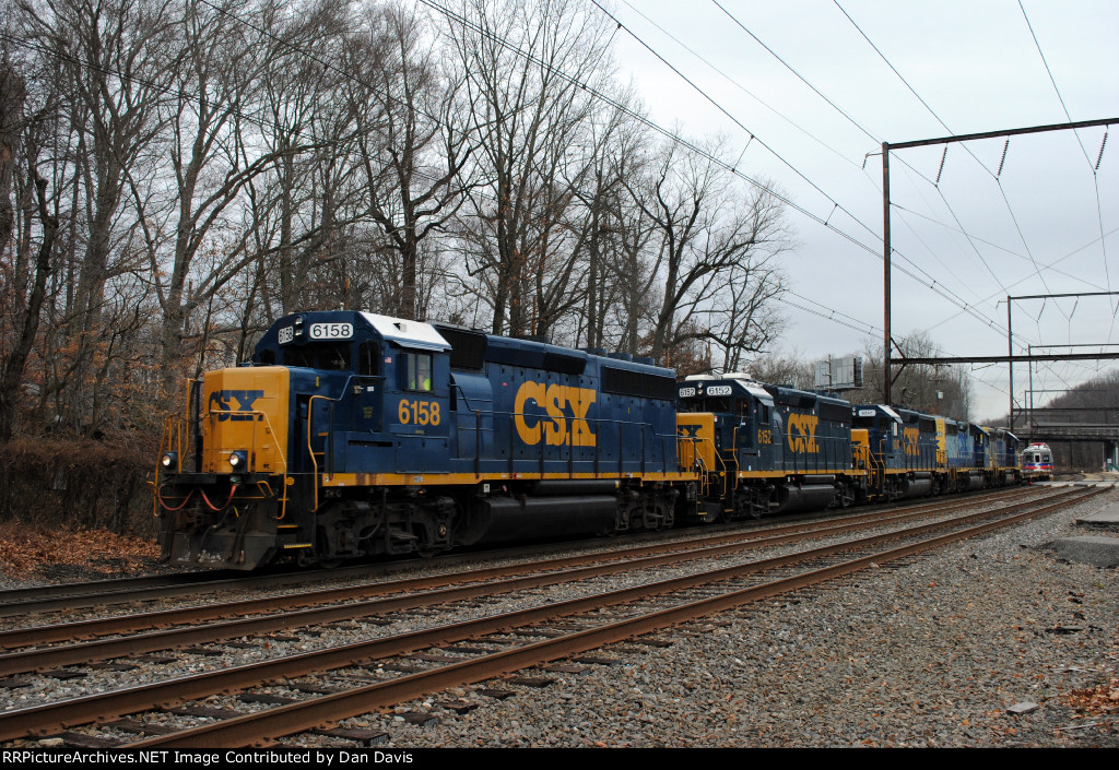 Five bagger of GP40-2s and Silverliner V cars on C770-27